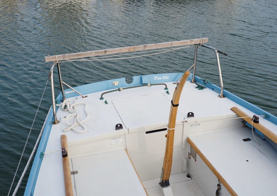 Lowering the hinged mast on Pen-Hir – François Vivier Architecte Naval